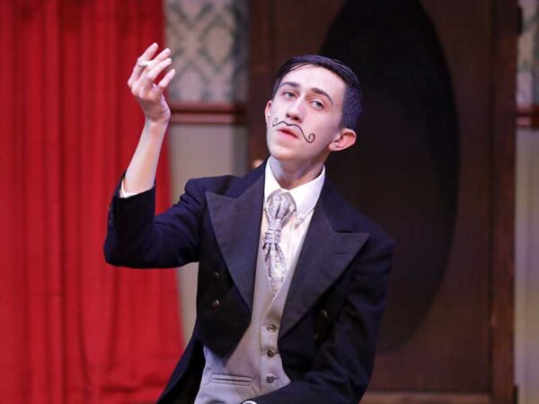 The Play That Goes Wrong - alterhs.org