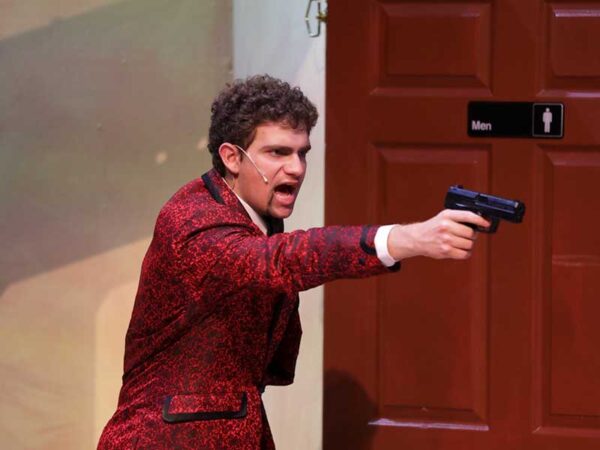 The Play That Goes Wrong - alterhs.org